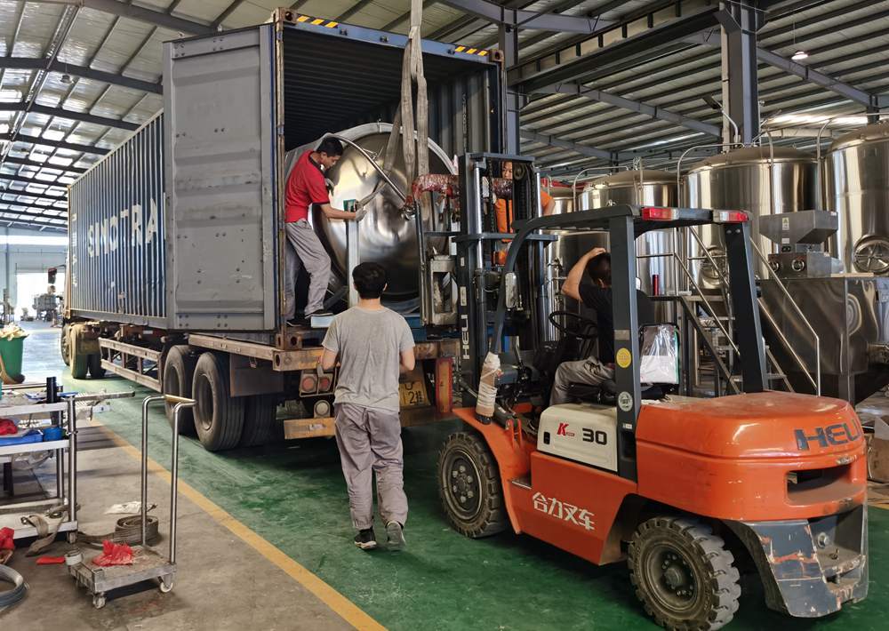 Wort Kettle - The Boiling Craft Beer Equipment In A Brewery / Tiantai ...